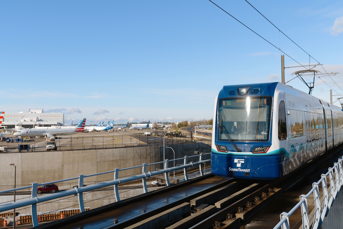 light-rail-40 - junglecity.com